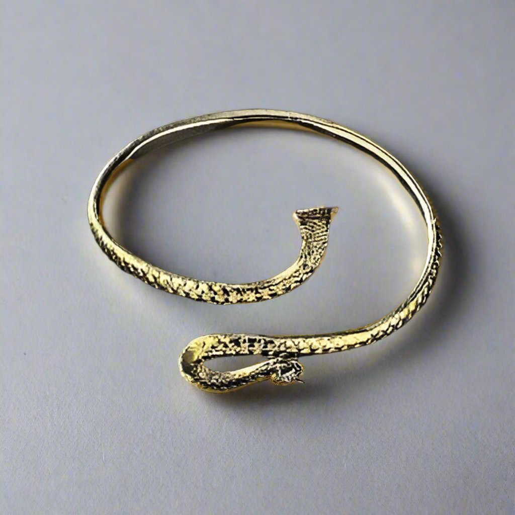 Bold & Edgy Textured White Metal Snake Armlet Accessory